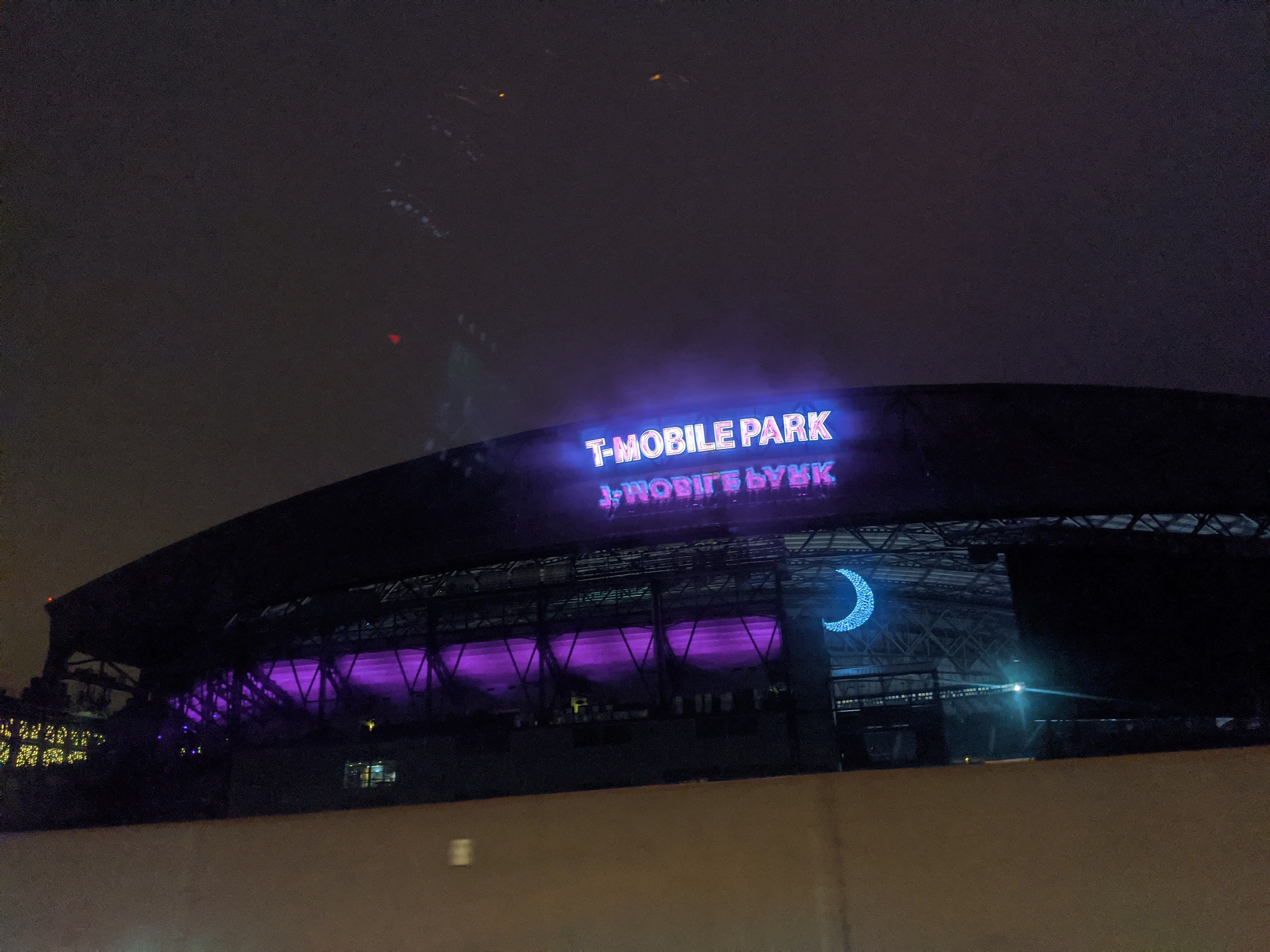 T-MOBILE PARK のCHRISTMAS LIGHT | アメリカ通りもん